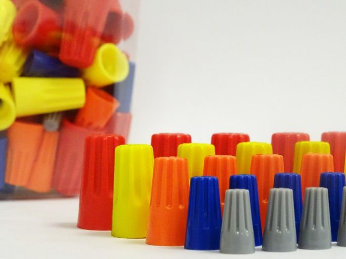 KIT CONECTOR CONICO 90 UNIDADES AZUL GRIS NARANJO AMARILLO ROJO